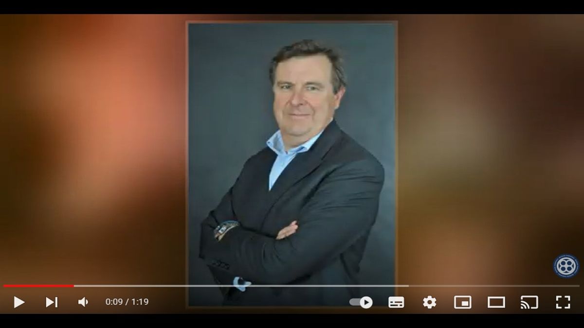 Privan de conducir a organizador de coronación de Carlos III