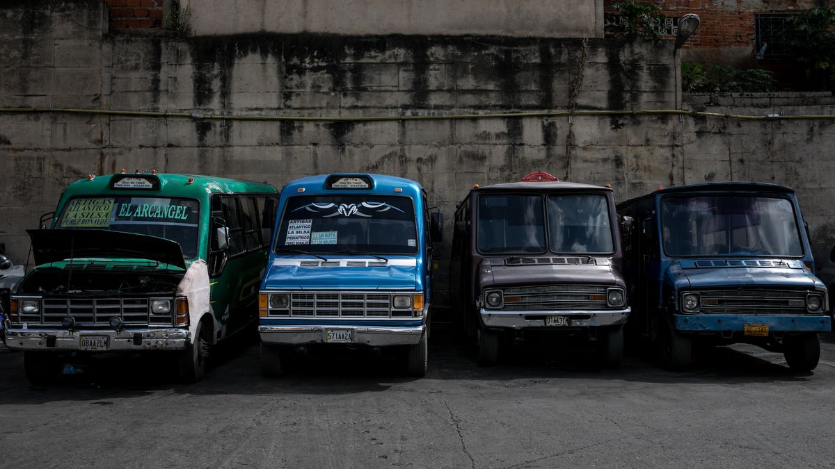 Crisis de Venezuela tiene al borde del colapso el sistema de transporte ...