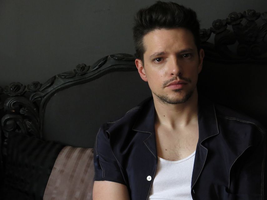 El venezolano Lasso llega a los Latin Grammy con sus “Ojos marrones”