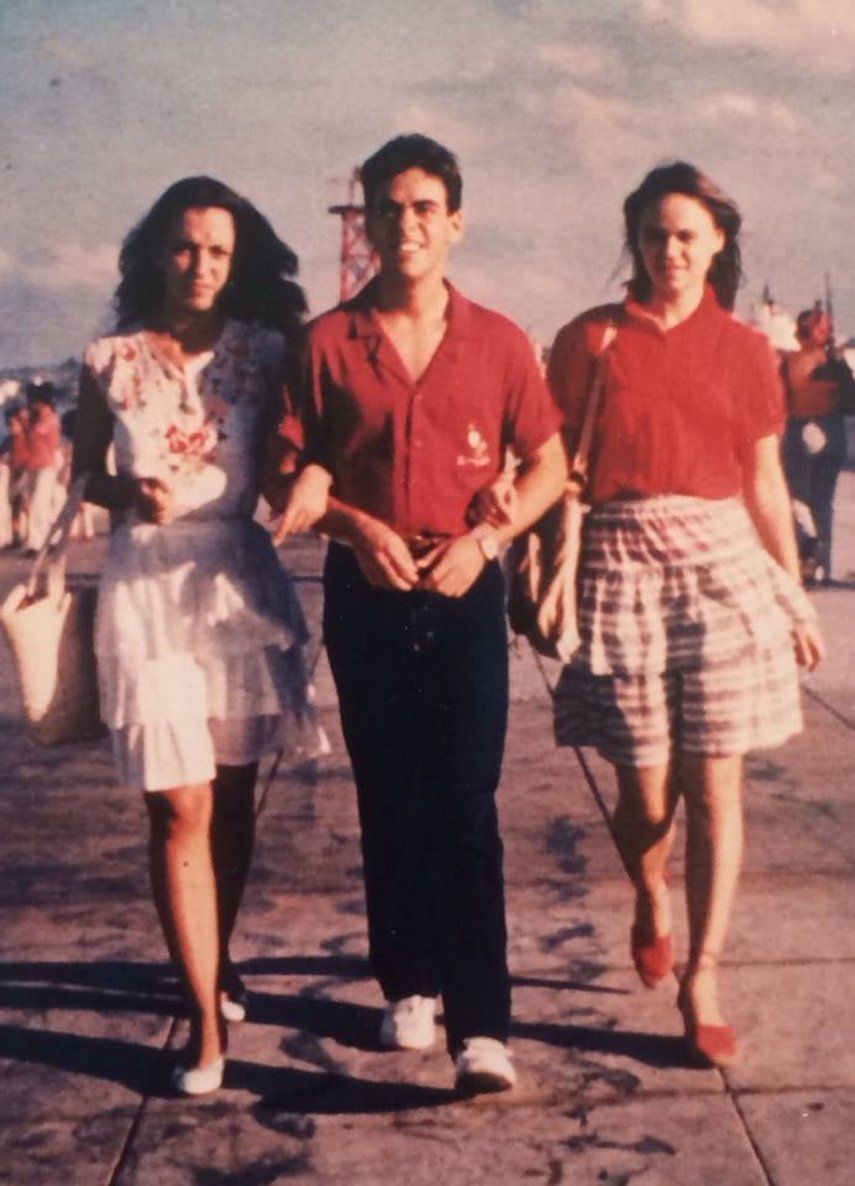 Zoé Valdés presenta exposición de Ramón Unzueta en Miami