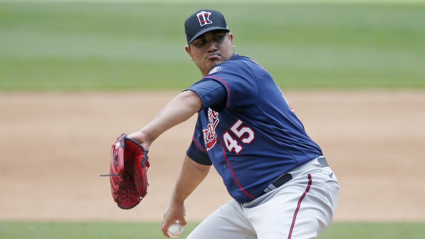 Venezolano Chacín obtiene ciudadanía estadounidense y contrato con Yanquis