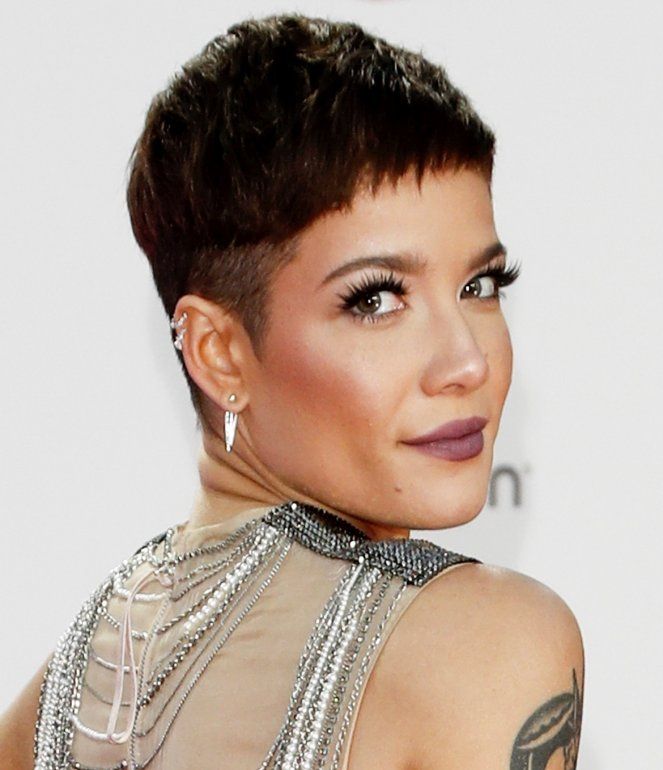 La cantante Halsey critica el desfile de Victorias por falta de inclusión