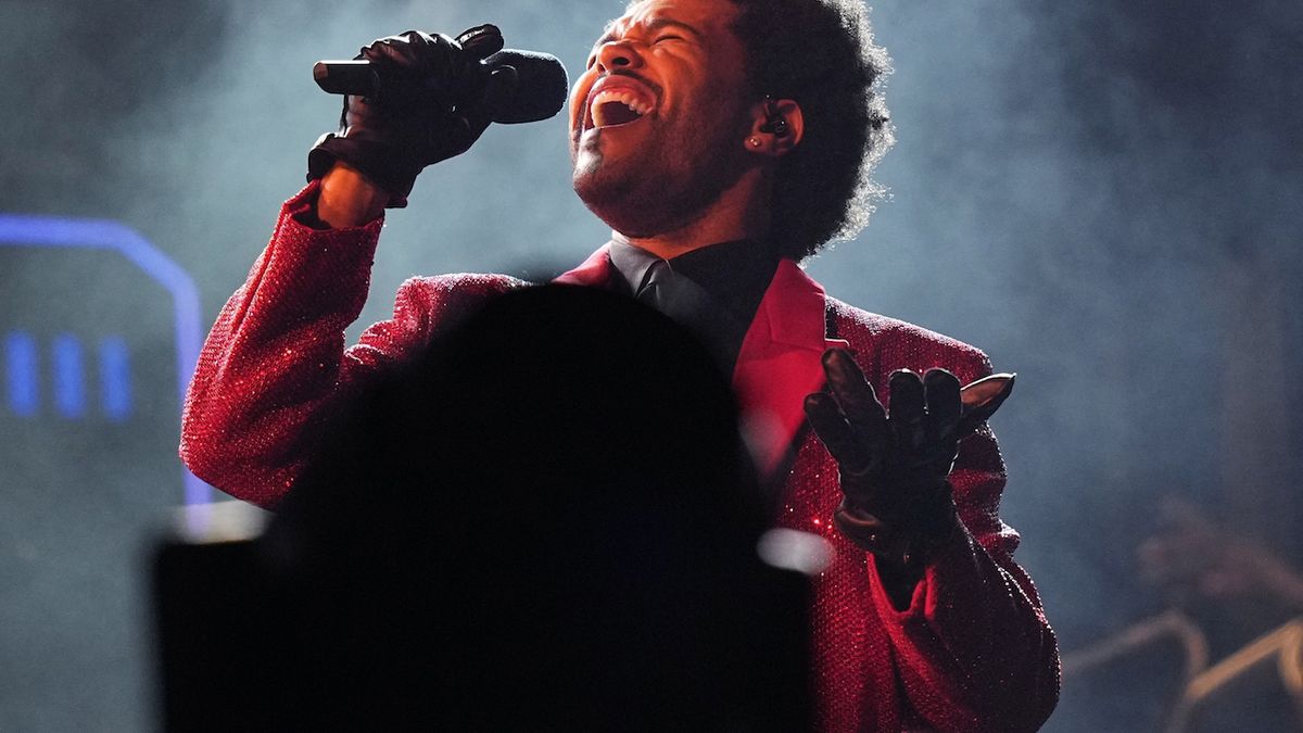 The Weeknd sorprende al cancelar show tras perder la voz