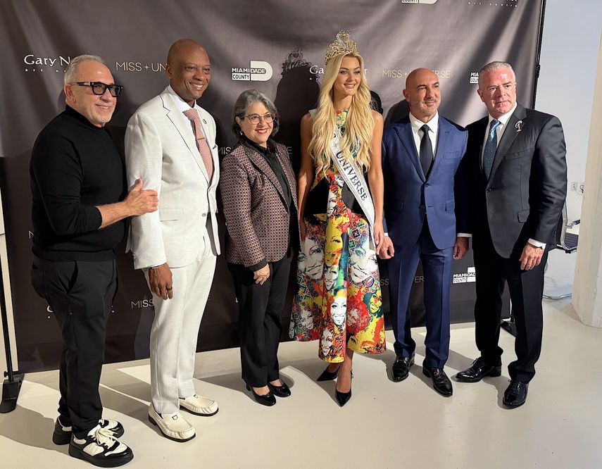 Miss Universo Victoria Kjær Theilvig recibe las llaves de Miami