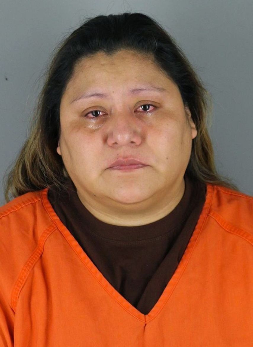 Acusan a mujer de Minnesota de timar a 4 inmigrantes