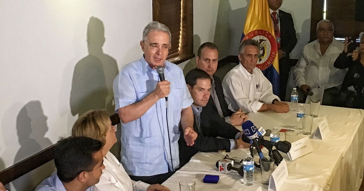 Uribe pide respaldo de EEUU al No en fallido acuerdo con las FARC