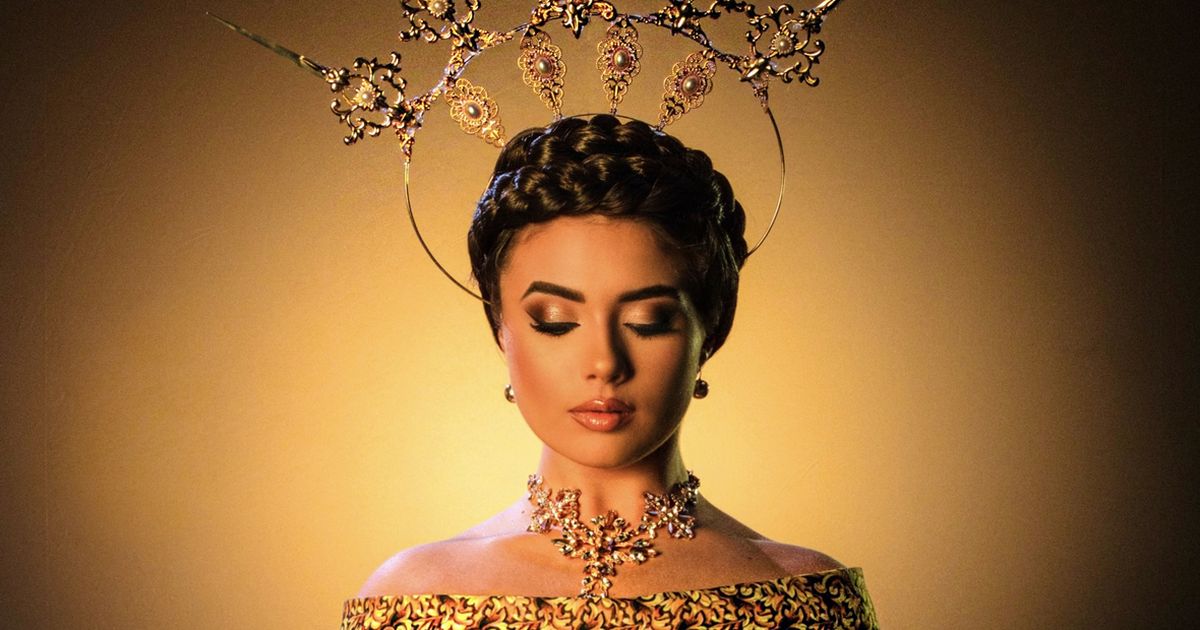 Diseñadora se inspira en la Virgen de la Caridad del Cobre