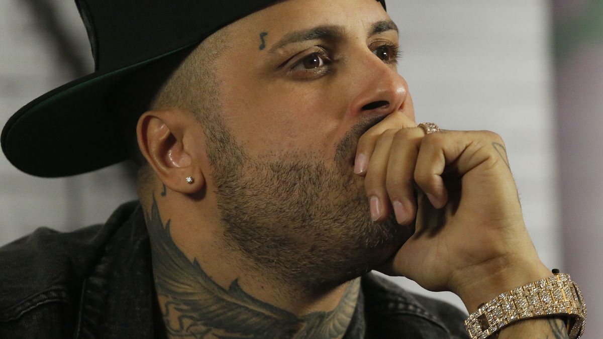 Nicky Jam muestra de más y también un nuevo tatuaje