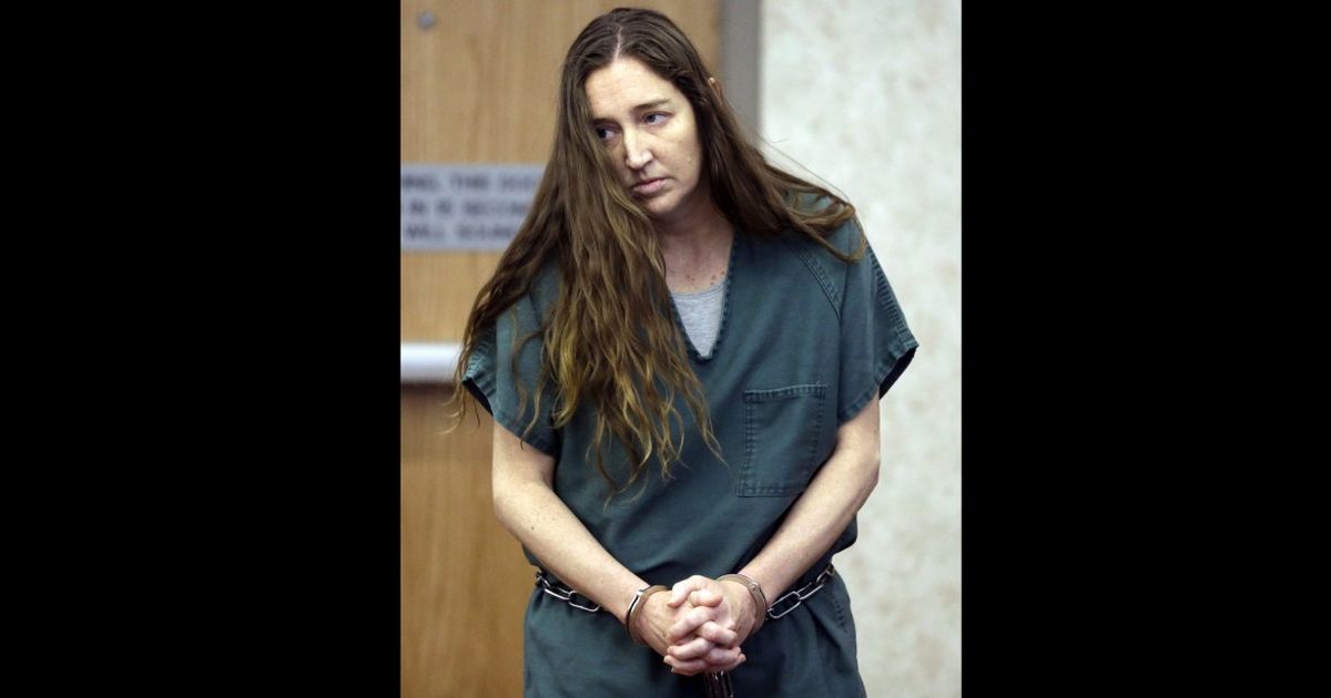 Encausan a mujer de Utah por muerte de seis bebés