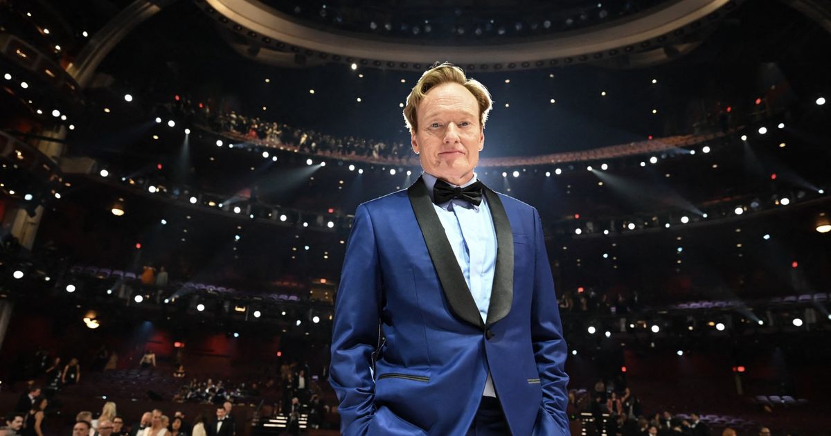 Confirman regreso de Conan OBrien como anfitrión de los Óscar en 2027