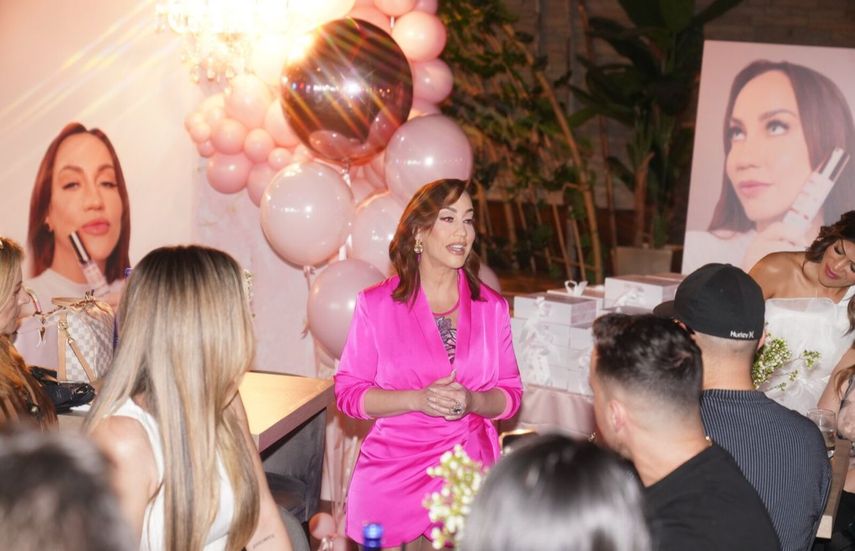 Tenay Rodríguez lanza nueva línea de cuidado de la piel