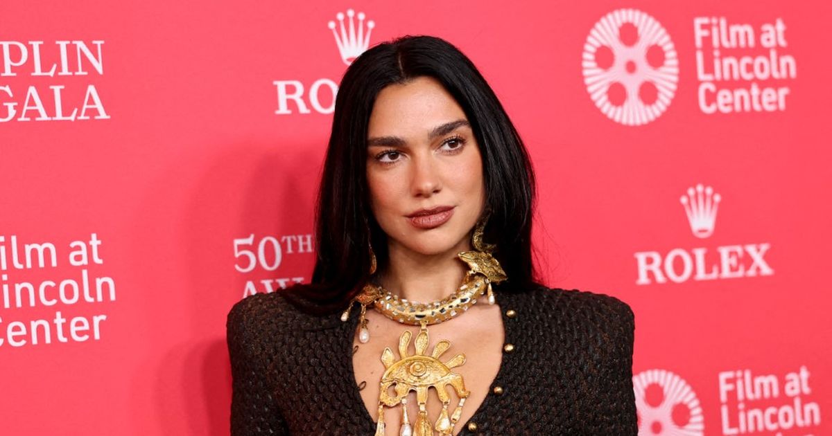 Dua Lipa lanza línea para el cuidado de la piel