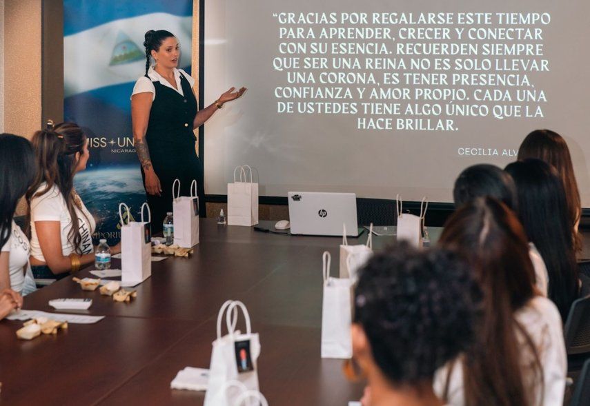 Cecilia Alvarez presenta la clase magistral Manos de Reina para las ...