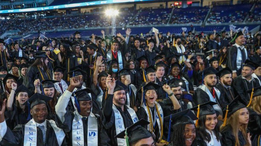 Miami Dade College celebra a lo grande graduación de 13.000 estudiantes