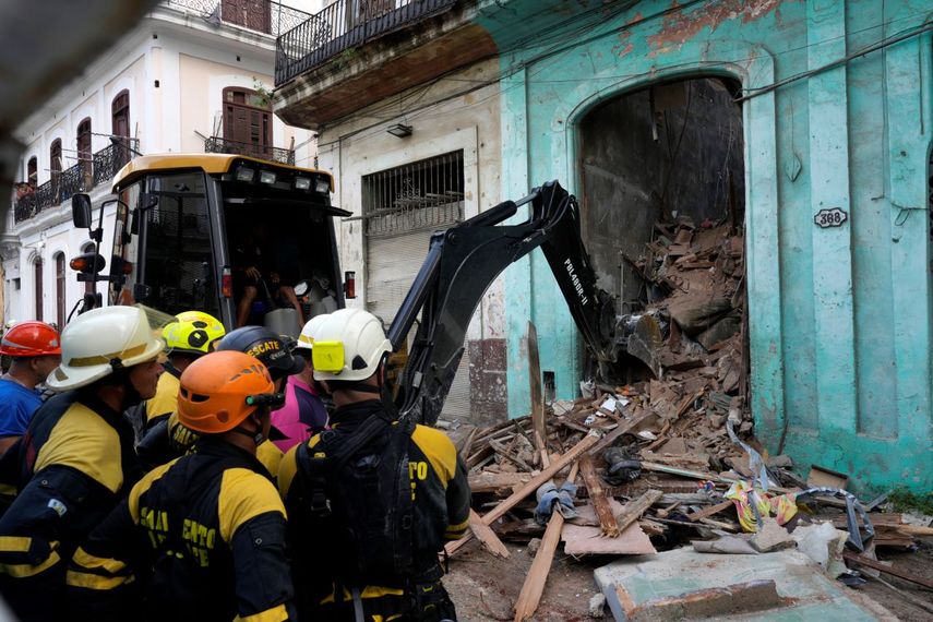 Derrumbe en La Habana Vieja deja al menos dos muertos
