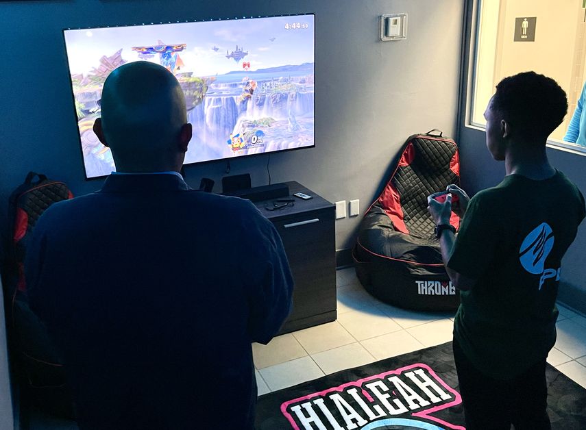 Hialeah inaugura primer centro de competición para videojuegos
