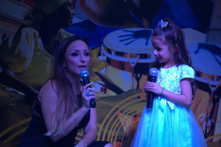 Los niños cantan a la vida por la noble causa del St. Jude