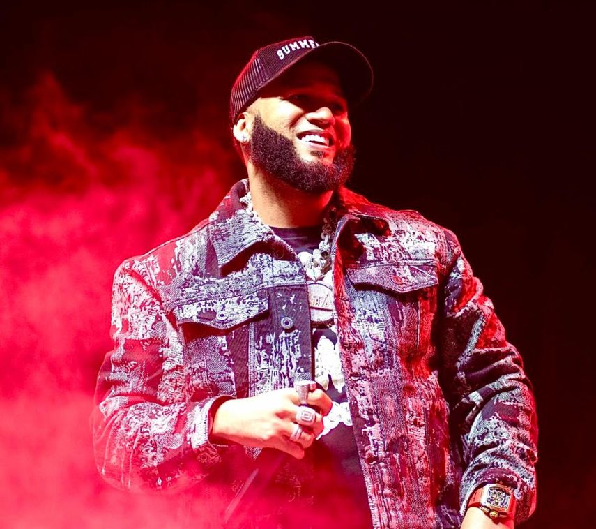 El Alfa pospone gira hasta nuevo aviso por complicación vocal