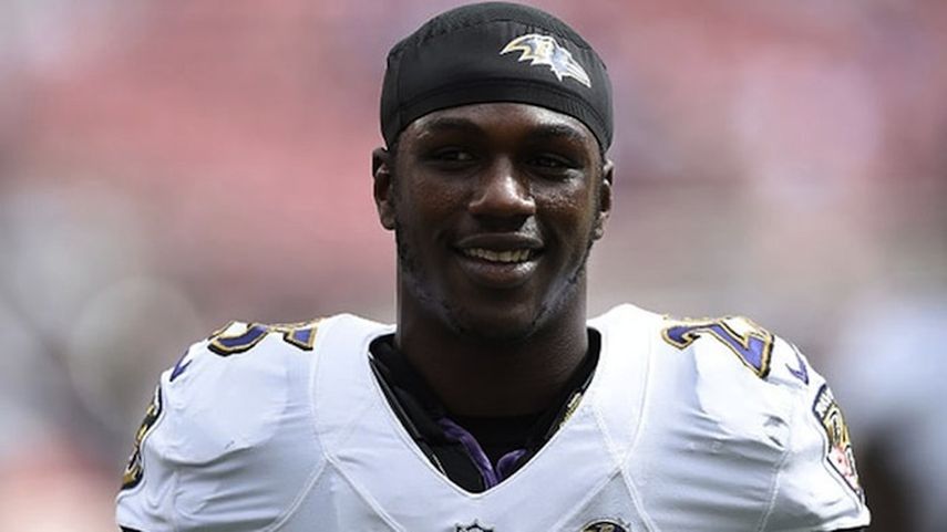 Murió jugador de los Ravens tras accidente de moto en Miami