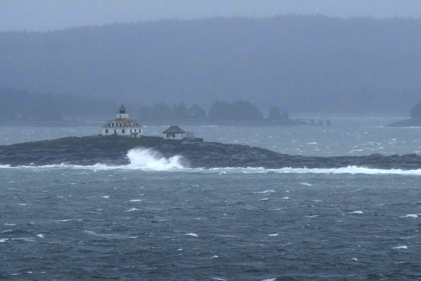 La tormenta Lee azota al norte de EEUU