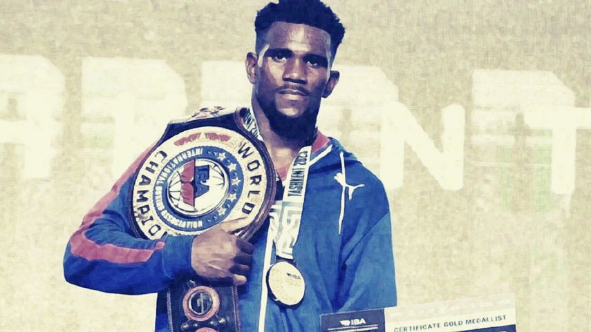 Cubano campeón mundial de boxeo abandona delegación en Panamá