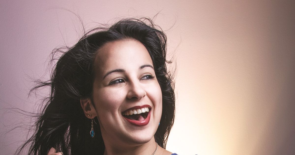 La cubana Wanda López honra sus raíces a través de la música