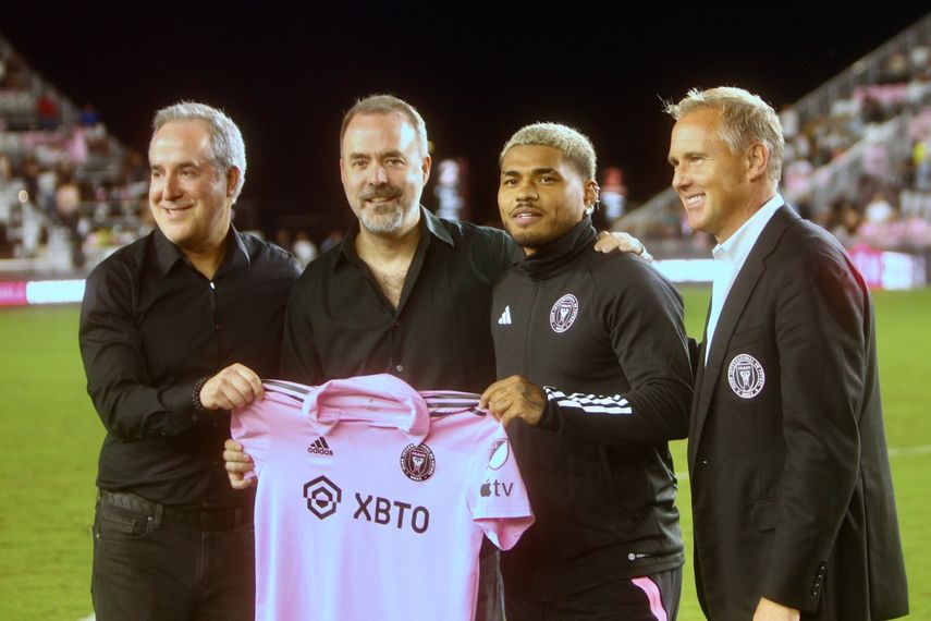 El Inter Miami presenta al venezolano Martínez en derrota ante Vasco