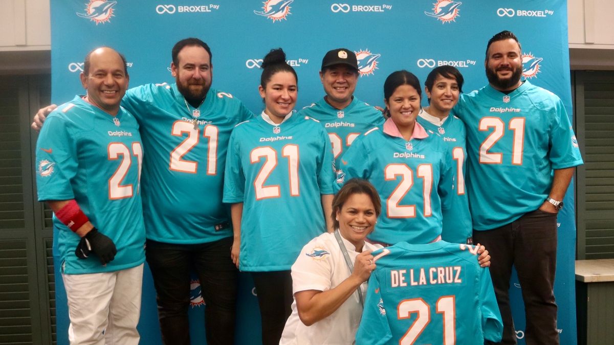 Los Dolphins se lanzan a conquistar, por el estómago, a sus fanáticos