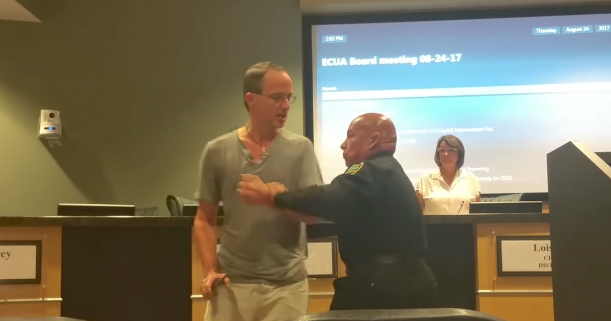 Un satanista de Florida es condenado por interrumpir una reunión pública