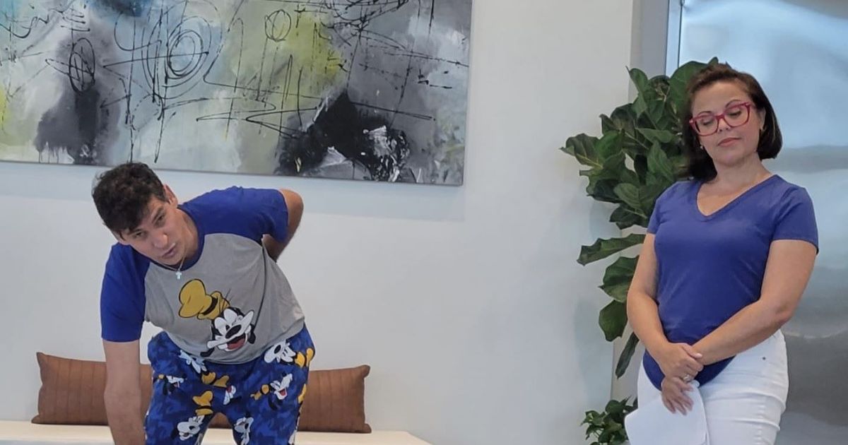 Adrián Mas, el actor cubano invita a reír y reflexionar al público de ...