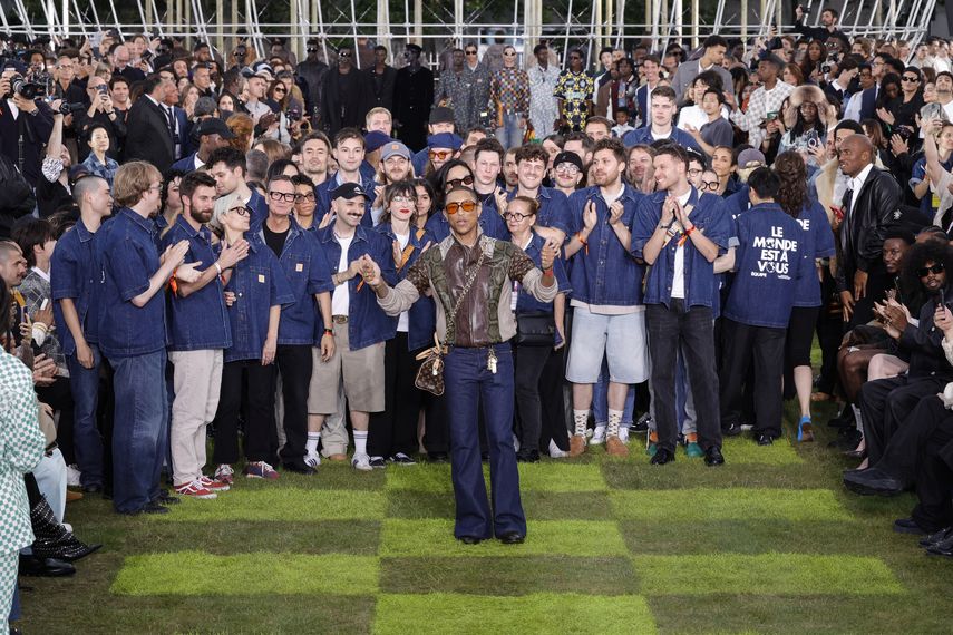 Louis Vuitton celebra la diversidad con desfile de resonancias políticas