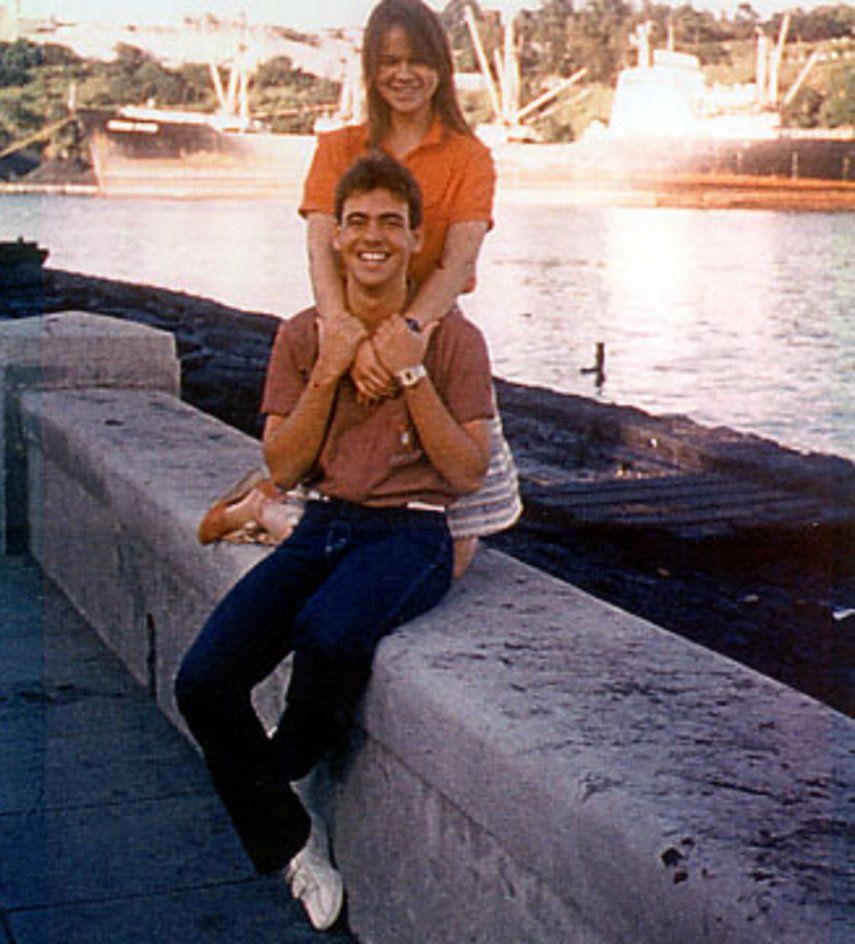 Zoé Valdés presenta exposición de Ramón Unzueta en Miami