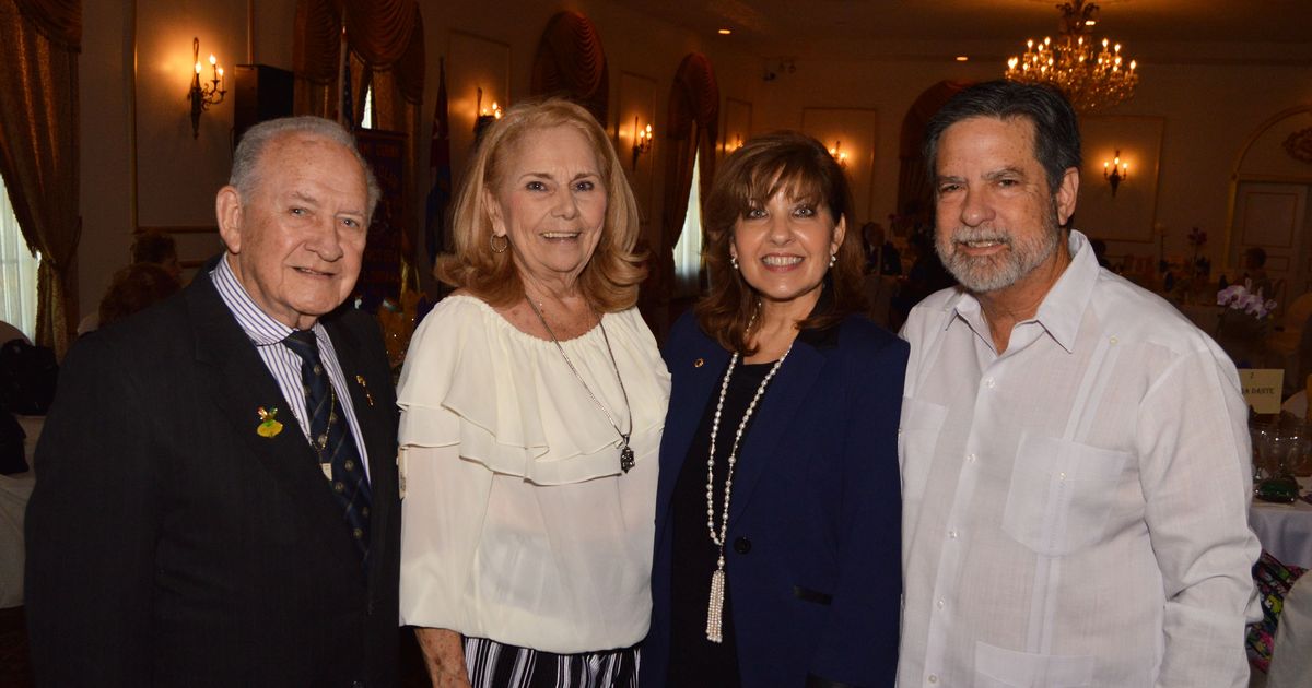 Alegre almuerzo del Miami Cuban Lions Club