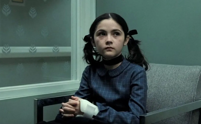 Julia Stiles sorprende con su villanía en La huérfana 2