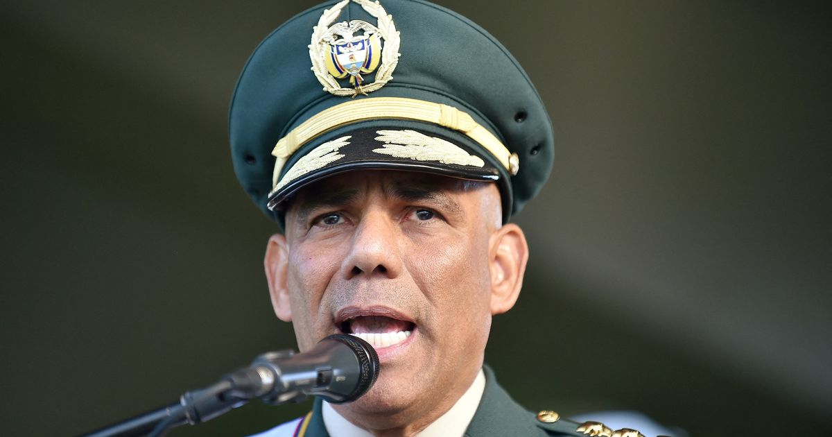 General colombiano renuncia antes de posesión presidencial de Petro