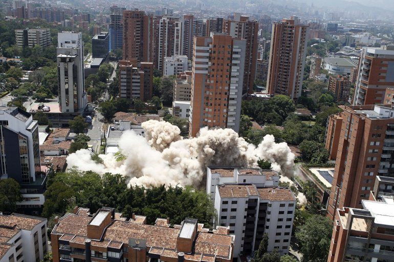 Colombia demuele el edificio Mónaco, donde vivió el narcotraficante ...