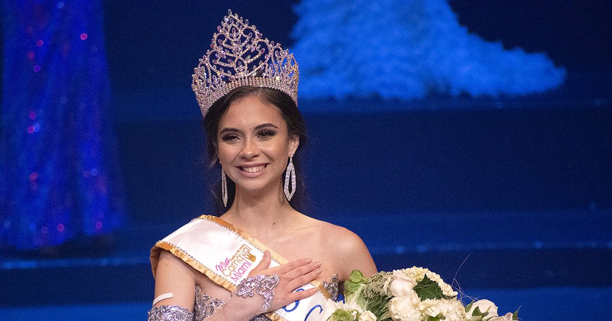 Coronan a Daylin Rodríguez reina del Carnaval de Miami