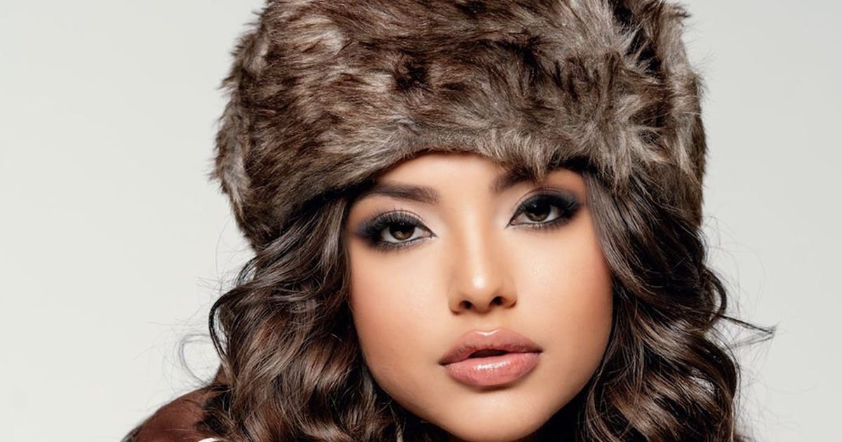 Colombiana Soley recibe disco de oro por sencillo 3:33