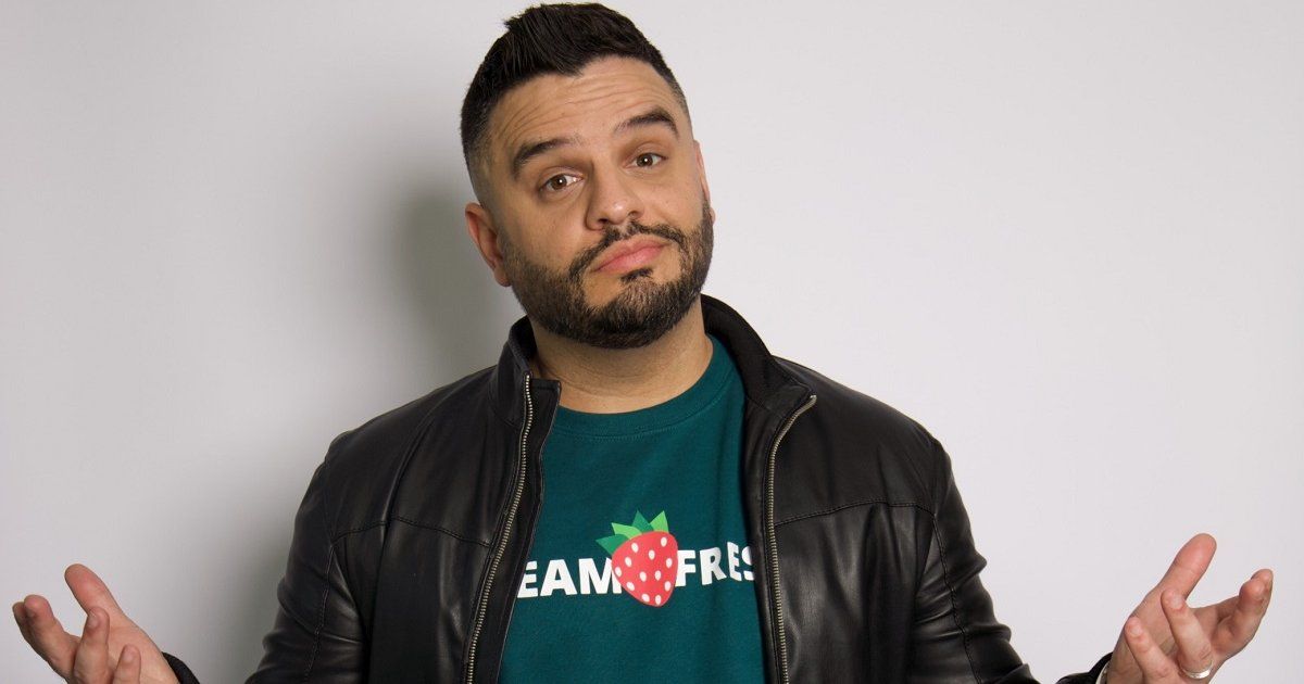 Comediante Josué Comedy expande su humor con nuevo podcast