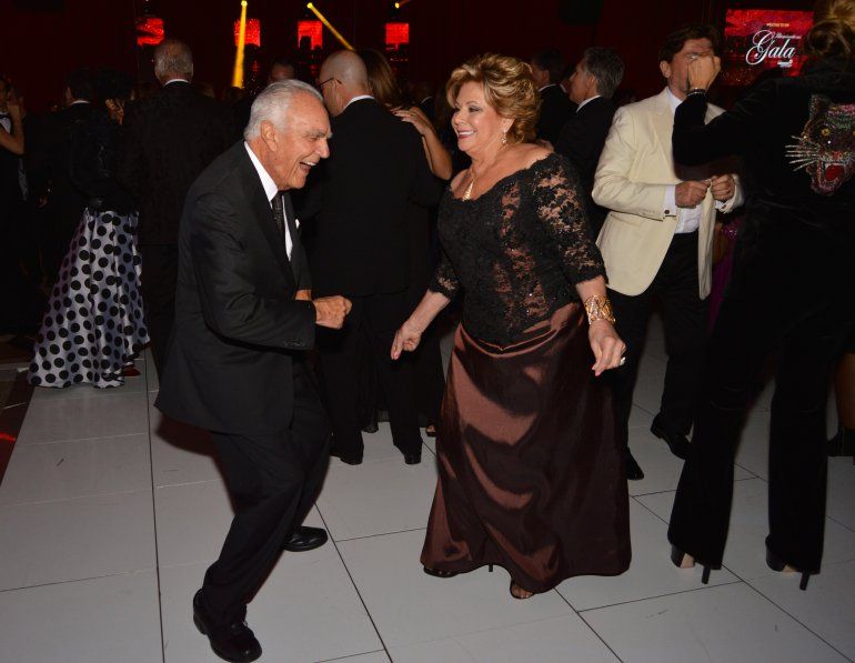 Linda gala Illuminations a beneficio de Chapman Partnership