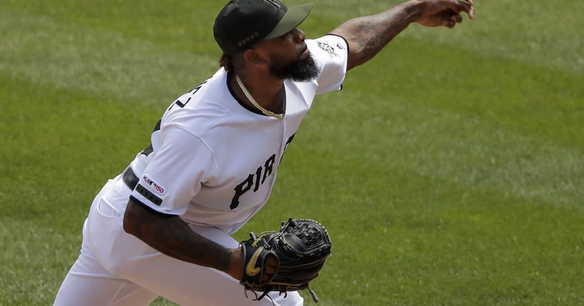 Piratas mantienen al cerrador venezolano Felipe Vásquez