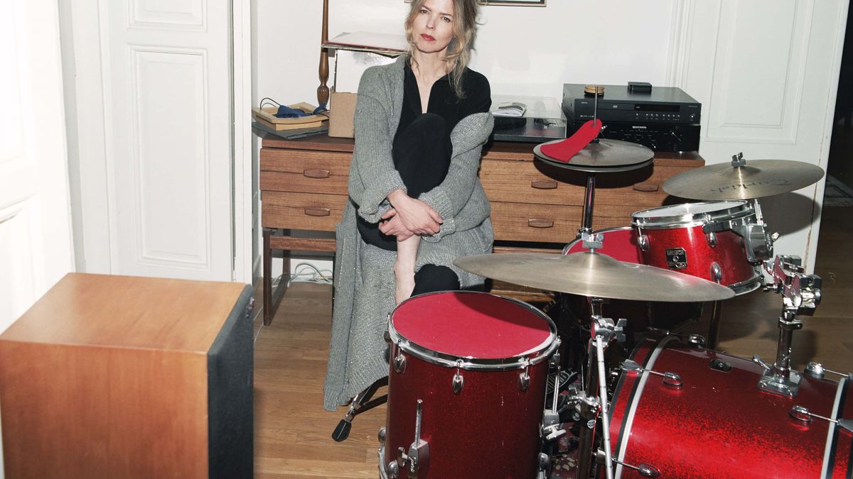 Christina Rosenvinge teje el hilo argumental de sus letras en Debut