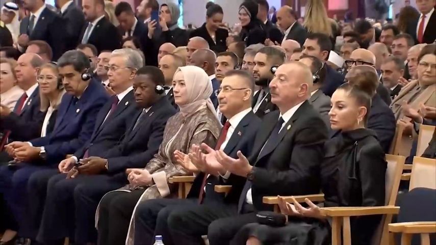Nicolás Maduro en rito musulmán en toma de Erdogan