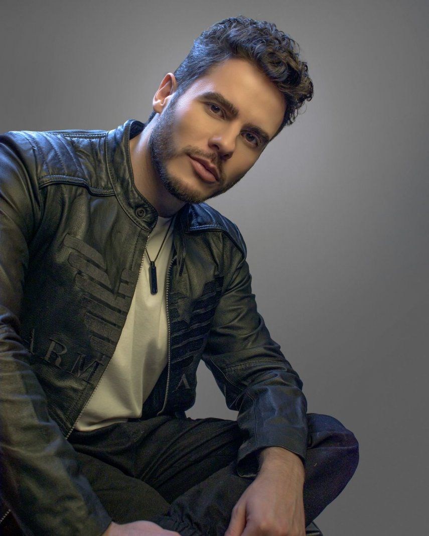 Novel cantante chileno se abre paso en la música