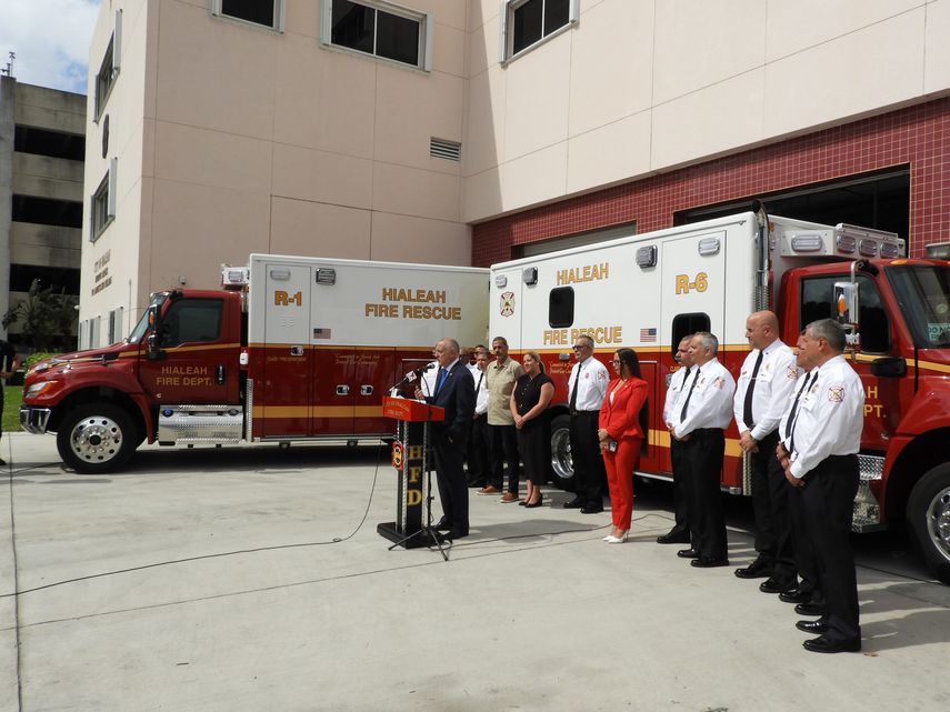 Hialeah presenta moderna dotación de tres vehículos de rescate para los ...