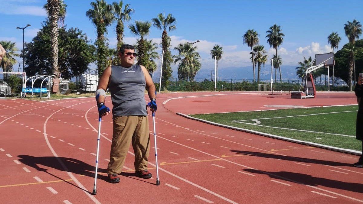 Atleta parapléjico enfrenta 100 km de caminata en el Ártico