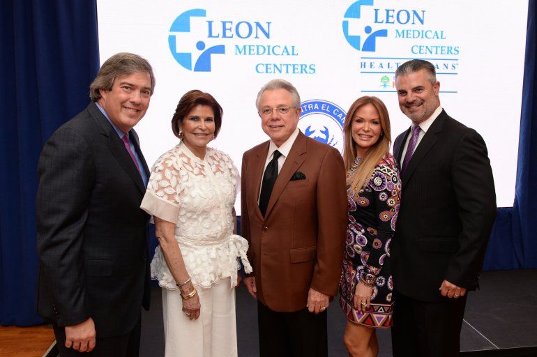 Silvia y Benjamín León Jr. ofrecen cóctel a beneficio de la Liga Contra ...