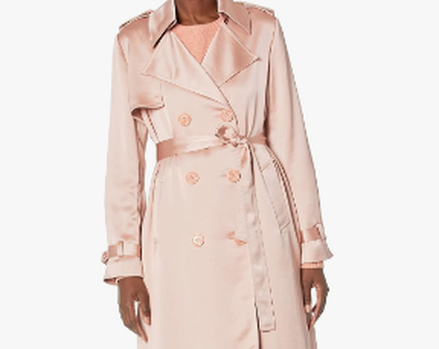 5 gabardinas satinadas para mujer que son tendencia este 2024