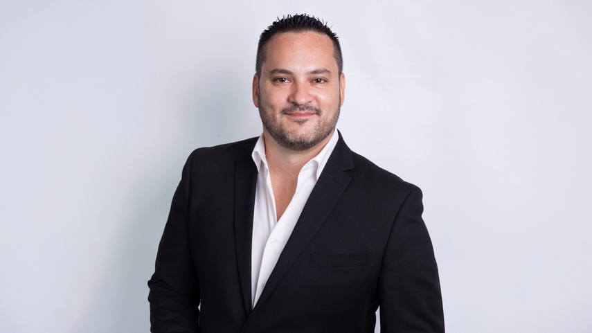 Candidato a alcalde de Miami compara su historia con la de miles de ...