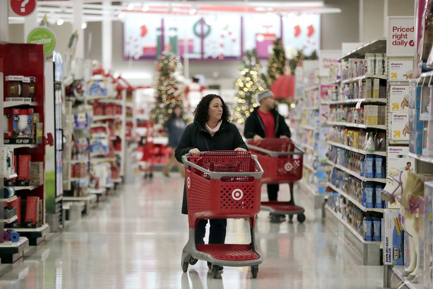 Target busca recuperar ventas y reajusta precios a miles de productos